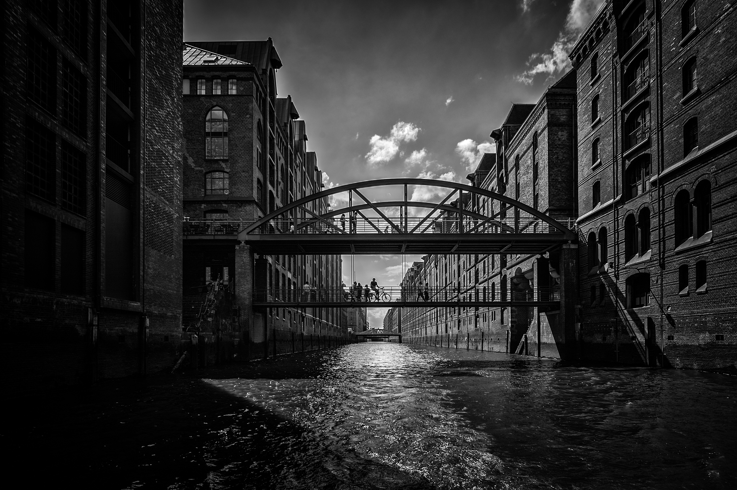 Hamburg MONOCHROM LIFE Hamburg MONOCHROM LIFE